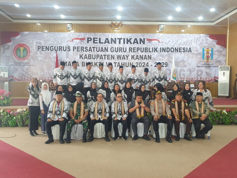 PGRI Kabupaten Way Kanan Resmi Punya Pengurus Baru, Bupati Ajak ...